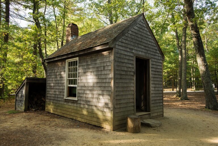 Travel Guide To Walden Pond In Massachusetts With History And Outdoor ...